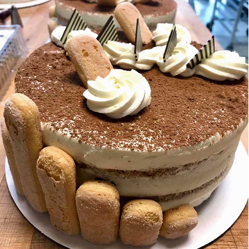 Best Cakes in Hillsboro, OR | La Imperial Bakery